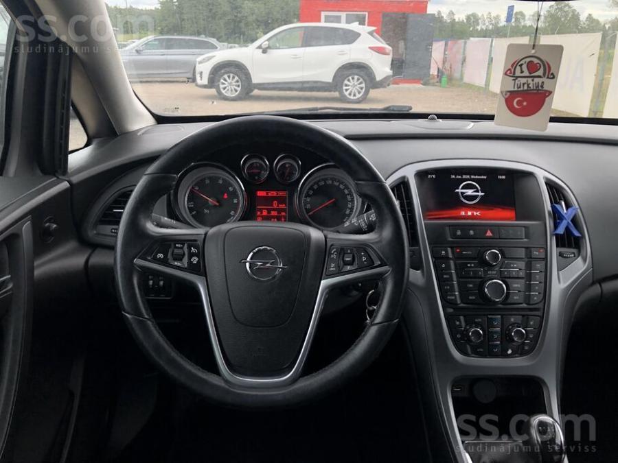 Grey Opel Astra 2015 in Cesis, with an engine capacity of 1.60 L and mileage of 0 thousand km for 4700 €, photo 7 on AUTOMOTO.COM.LV