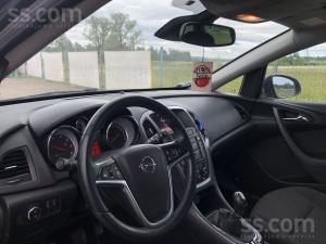 Grey Opel Astra 2015 in Cesis, with an engine capacity of 1.60 L and mileage of 0 thousand km for 4700 €, photo 8 on AUTOMOTO.COM.LV