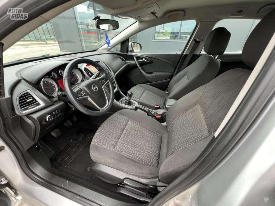 Grey Opel Astra 2015 in Siauliai, with an engine capacity of 1.60 L and mileage of 338 thousand km for 3700 €, photo 14 on AUTOMOTO.COM.LV