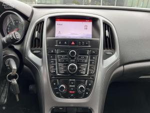 Grey Opel Astra 2015 in Siauliai, with an engine capacity of 1.60 L and mileage of 338 thousand km for 3700 €, photo 17 on AUTOMOTO.COM.LV