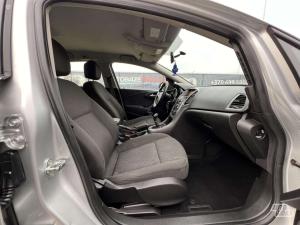 Grey Opel Astra 2015 in Siauliai, with an engine capacity of 1.60 L and mileage of 338 thousand km for 3700 €, photo 21 on AUTOMOTO.COM.LV