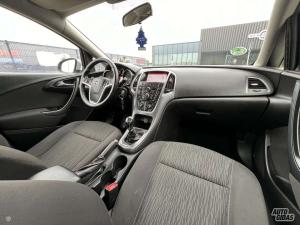 Grey Opel Astra 2015 in Siauliai, with an engine capacity of 1.60 L and mileage of 338 thousand km for 3700 €, photo 22 on AUTOMOTO.COM.LV