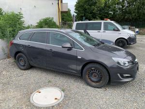 Pelēks Opel Astra 2015 Utena, ar dzinēja tilpumu 1.60 L un nobraukumu 139 tūkst. km par 3599 €, foto 4 vietnē AUTOMOTO.COM.LV