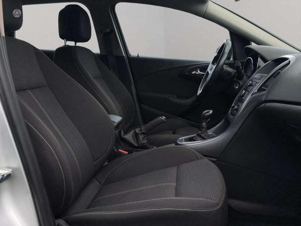 Grey Opel Astra 2015 in Vilnius, with an engine capacity of 1.60 L and mileage of 196 thousand km for 5999 €, photo 8 on AUTOMOTO.COM.LV