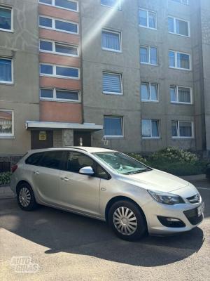 Grey Opel Astra 2015 in Mazeikiai, with an engine capacity of 1.60 L and mileage of 177 thousand km for 3800 €, photo  on AUTOMOTO.COM.LV