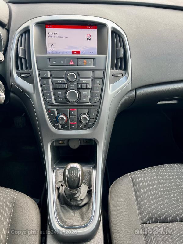 Grey Opel Astra 2015 in Tallinn, with an engine capacity of 1.70 L and mileage of 190 thousand km for 4490 €, photo 8 on AUTOMOTO.COM.LV