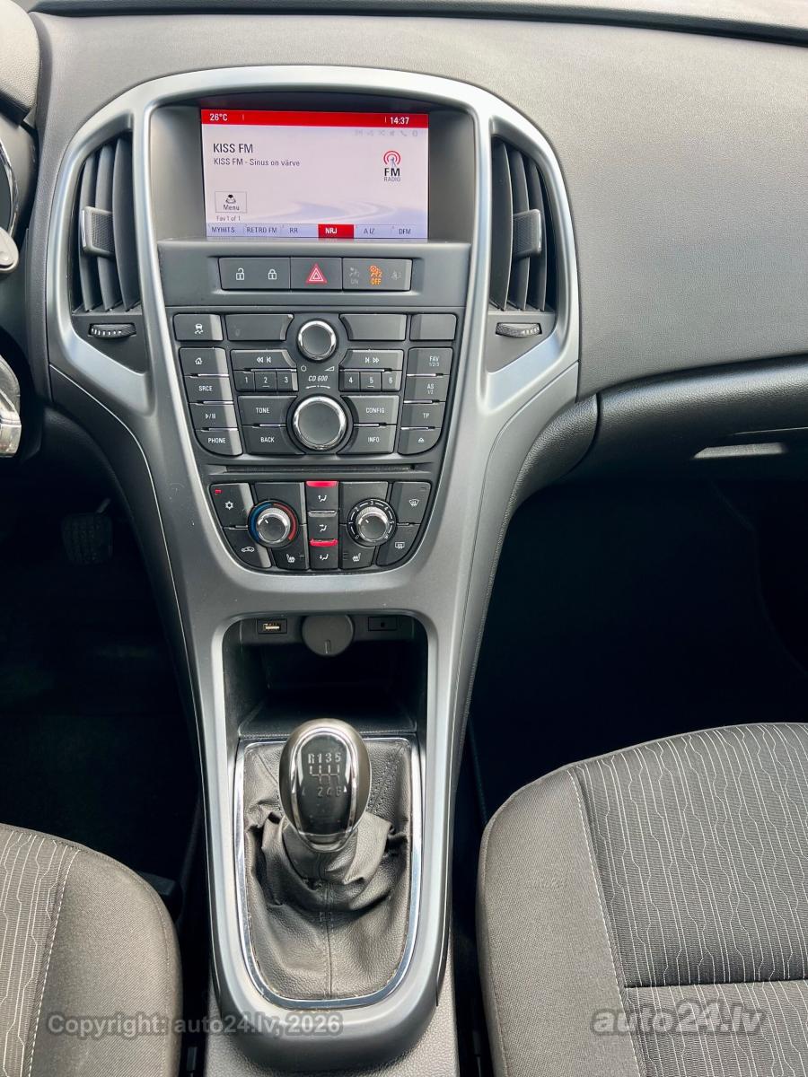 Grey Opel Astra 2015 in Tallinn, with an engine capacity of 1.70 L and mileage of 190 thousand km for 4490 €, photo 9 on AUTOMOTO.COM.LV