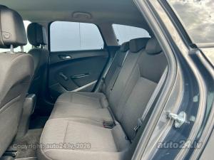 Grey Opel Astra 2015 in Tallinn, with an engine capacity of 1.70 L and mileage of 190 thousand km for 4490 €, photo 13 on AUTOMOTO.COM.LV