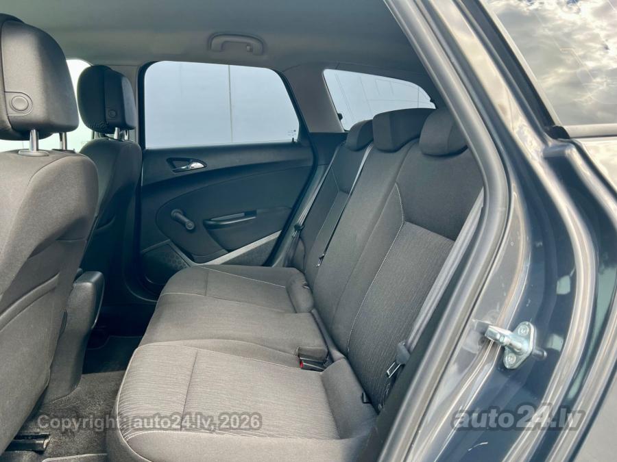 Grey Opel Astra 2015 in Tallinn, with an engine capacity of 1.70 L and mileage of 190 thousand km for 4490 €, photo 13 on AUTOMOTO.COM.LV
