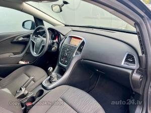 Grey Opel Astra 2015 in Tallinn, with an engine capacity of 1.70 L and mileage of 190 thousand km for 4490 €, photo 14 on AUTOMOTO.COM.LV