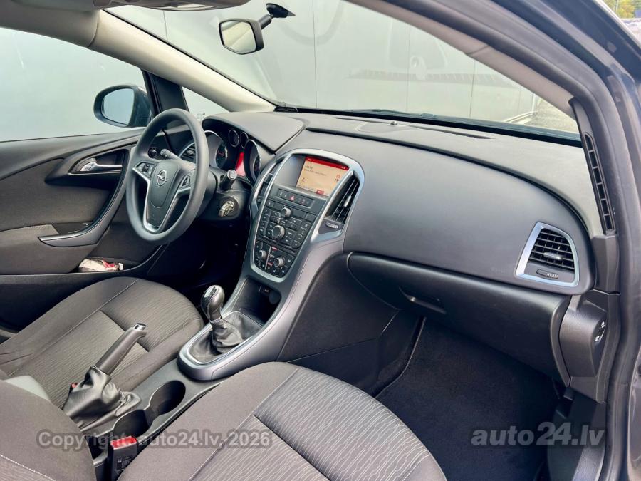 Grey Opel Astra 2015 in Tallinn, with an engine capacity of 1.70 L and mileage of 190 thousand km for 4490 €, photo 14 on AUTOMOTO.COM.LV