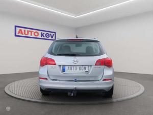 Grey Opel Astra 2015 in Vilnius, with an engine capacity of 1.60 L and mileage of 196 thousand km for 5999 €, photo 5 on AUTOMOTO.COM.LV