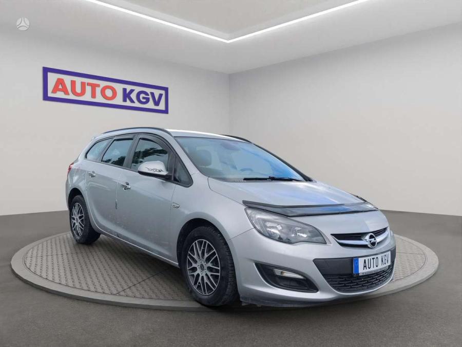 Grey Opel Astra 2015 in Vilnius, with an engine capacity of 1.60 L and mileage of 196 thousand km for 5999 €, photo 8 on AUTOMOTO.COM.LV