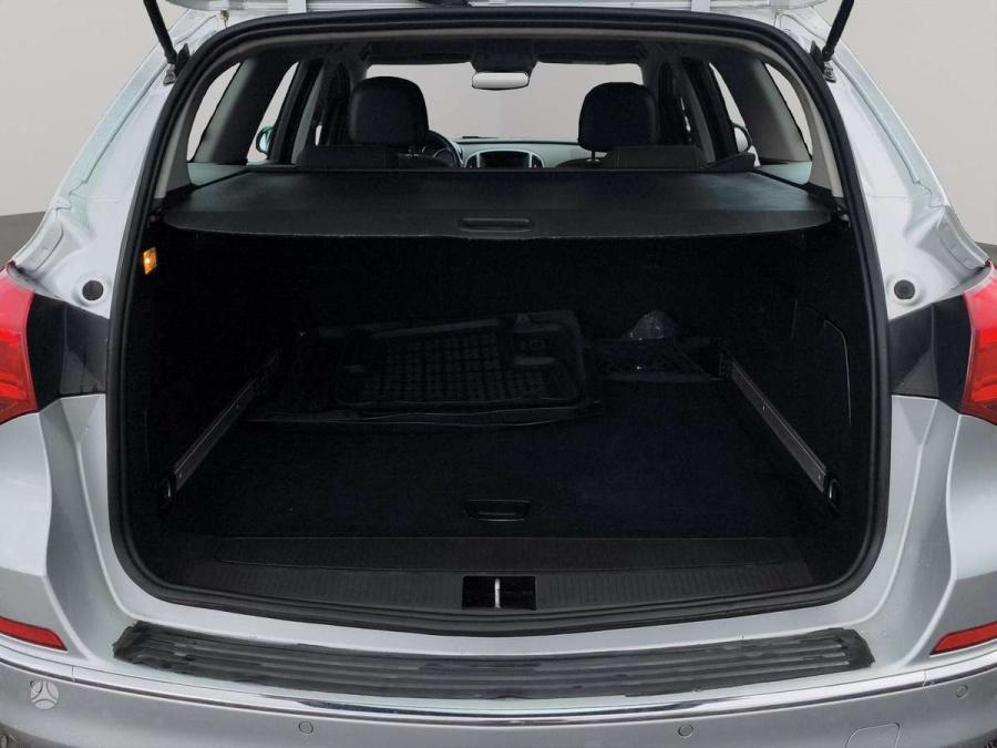 Grey Opel Astra 2015 in Vilnius, with an engine capacity of 1.60 L and mileage of 196 thousand km for 5999 €, photo 11 on AUTOMOTO.COM.LV