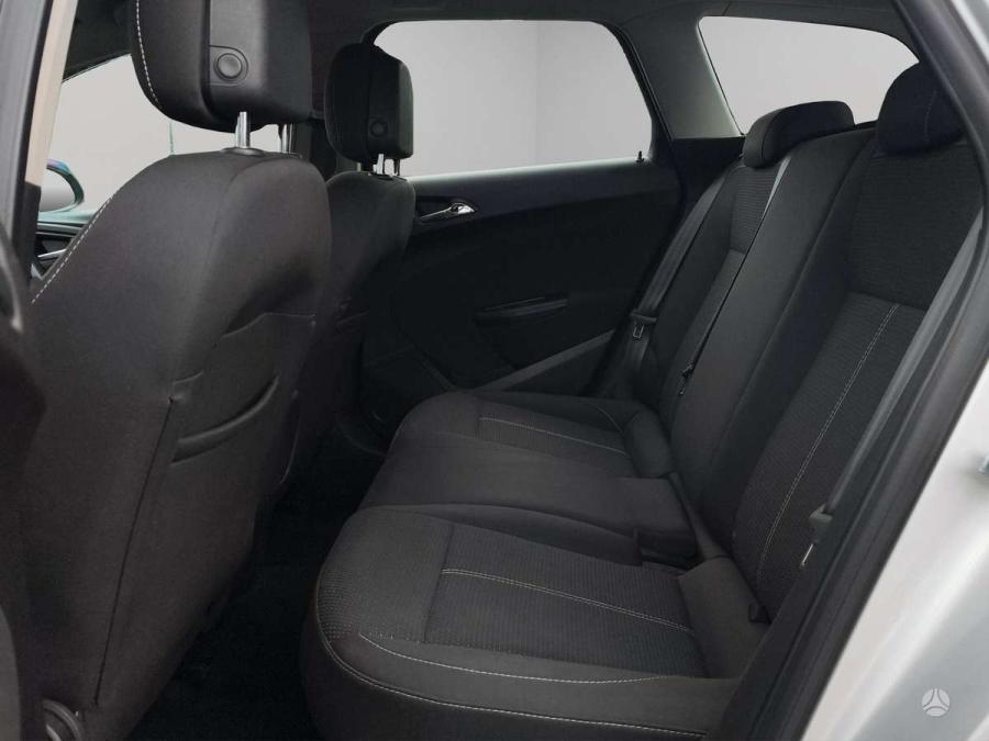 Grey Opel Astra 2015 in Vilnius, with an engine capacity of 1.60 L and mileage of 196 thousand km for 5999 €, photo 12 on AUTOMOTO.COM.LV