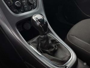 Grey Opel Astra 2015 in Vilnius, with an engine capacity of 1.60 L and mileage of 196 thousand km for 5999 €, photo 17 on AUTOMOTO.COM.LV