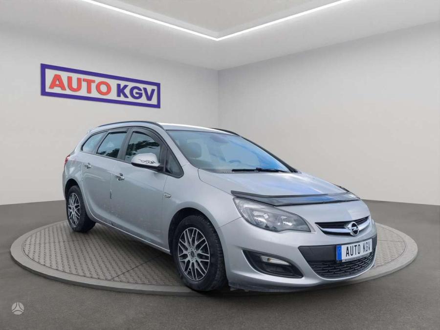 Grey Opel Astra 2015 in Vilnius, with an engine capacity of 1.60 L and mileage of 196 thousand km for 5999 €, photo 8 on AUTOMOTO.COM.LV