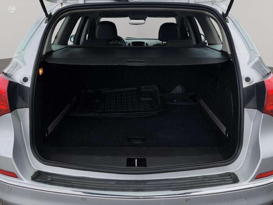 Grey Opel Astra 2015 in Vilnius, with an engine capacity of 1.60 L and mileage of 196 thousand km for 5999 €, photo 11 on AUTOMOTO.COM.LV