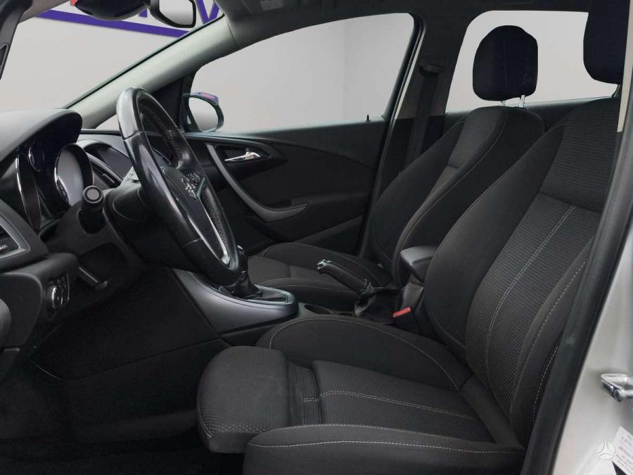 Grey Opel Astra 2015 in Vilnius, with an engine capacity of 1.60 L and mileage of 196 thousand km for 5999 €, photo 14 on AUTOMOTO.COM.LV