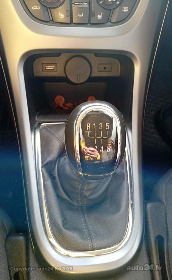 Pelēks Opel Astra 2015 Tallina, ar dzinēja tilpumu 1.60 L un nobraukumu 288 tūkst. km par 4000 €, foto 6 vietnē AUTOMOTO.COM.LV