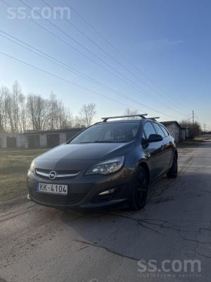 Grey Opel Astra 2016 in Ogre, with an engine capacity of 1.60 L and mileage of 308 thousand km for 3600 €, photo 1 on AUTOMOTO.COM.LV