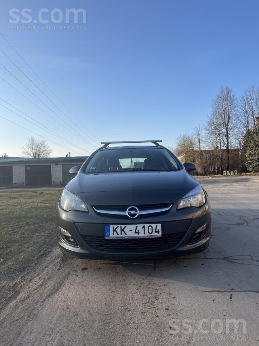 Grey Opel Astra 2016 in Ogre, with an engine capacity of 1.60 L and mileage of 308 thousand km for 3600 €, photo 2 on AUTOMOTO.COM.LV