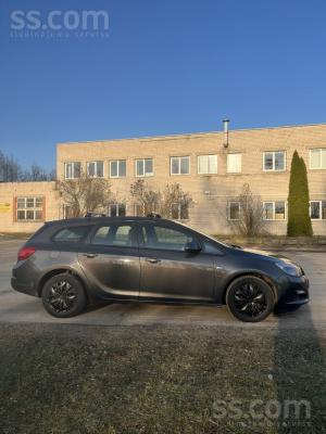Grey Opel Astra 2016 in Ogre, with an engine capacity of 1.60 L and mileage of 308 thousand km for 3600 €, photo 4 on AUTOMOTO.COM.LV
