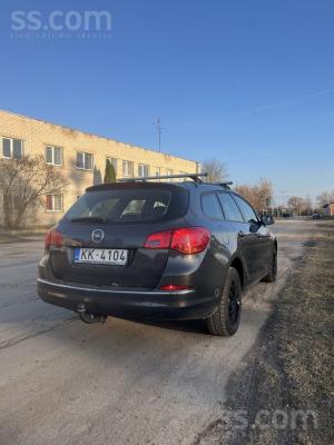 Grey Opel Astra 2016 in Ogre, with an engine capacity of 1.60 L and mileage of 308 thousand km for 3600 €, photo 5 on AUTOMOTO.COM.LV