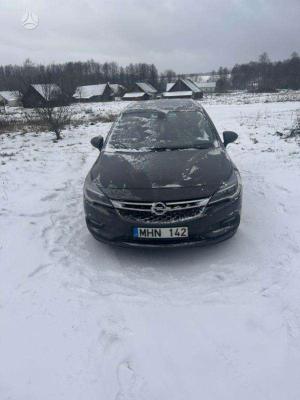 Grey Opel Astra 2016 in Vilnius, with an engine capacity of 1.60 L and mileage of 400 thousand km for 1750 €, photo 2 on AUTOMOTO.COM.LV