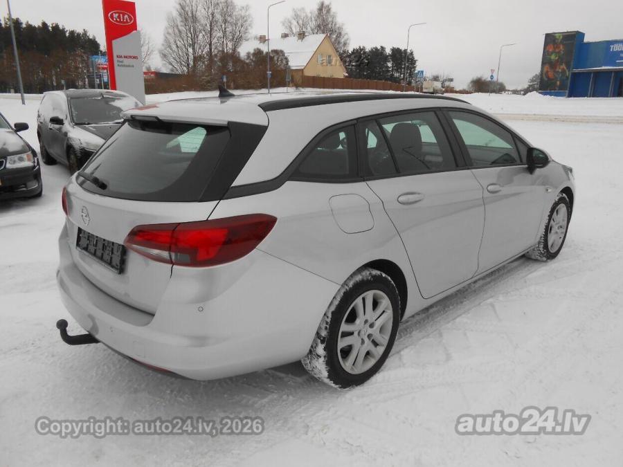 Grey Opel Astra 2016 in Viljandi, with an engine capacity of 1.60 L and mileage of 222 thousand km for 7890 €, photo 2 on AUTOMOTO.COM.LV