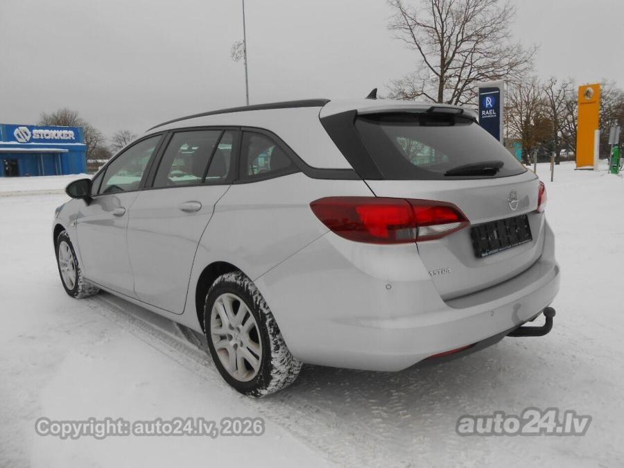 Grey Opel Astra 2016 in Viljandi, with an engine capacity of 1.60 L and mileage of 222 thousand km for 7890 €, photo 4 on AUTOMOTO.COM.LV