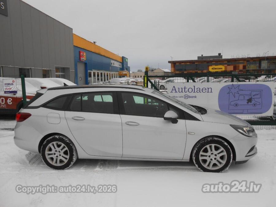 Grey Opel Astra 2016 in Viljandi, with an engine capacity of 1.60 L and mileage of 222 thousand km for 7890 €, photo 18 on AUTOMOTO.COM.LV