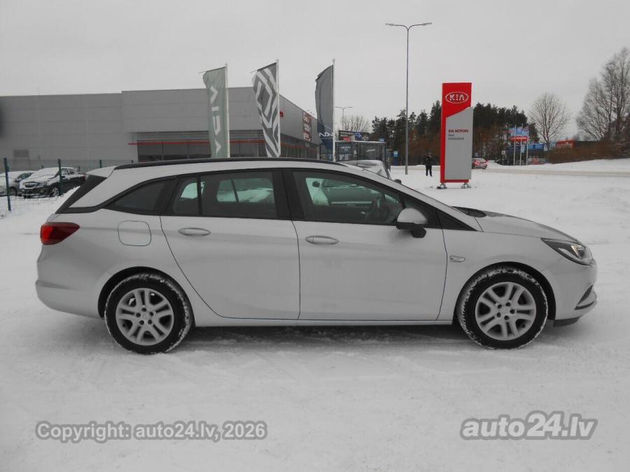 Grey Opel Astra 2016 in Viljandi, with an engine capacity of 1.60 L and mileage of 222 thousand km for 7890 €, photo 21 on AUTOMOTO.COM.LV