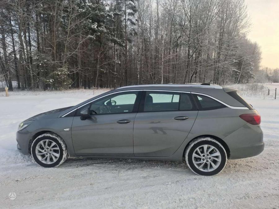 Grey Opel Astra 2016 in Kaunas, with an engine capacity of 1.60 L and mileage of 263 thousand km for 6250 €, photo 6 on AUTOMOTO.COM.LV