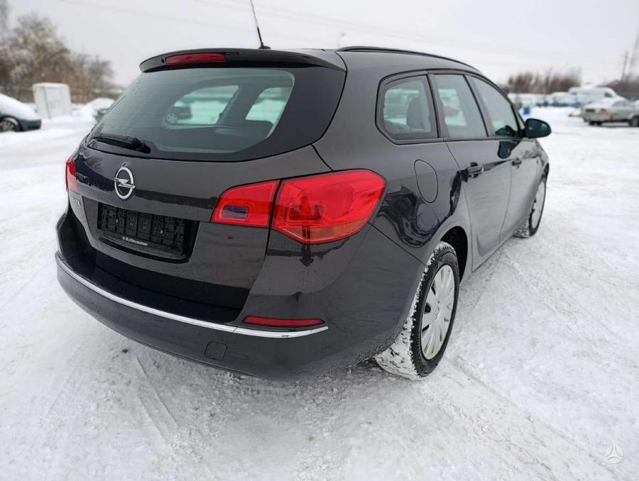 Pelēks Opel Astra 2016 Marijampole, ar dzinēja tilpumu 1.60 L un nobraukumu 258 tūkst. km par 4750 €, foto 2 vietnē AUTOMOTO.COM.LV