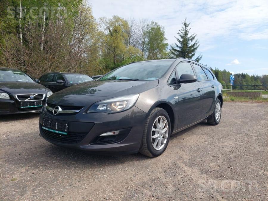 Grey Opel Astra 2016 in Cesis, with an engine capacity of 1.60 L and mileage of 184 thousand km for 5900 €, photo 1 on AUTOMOTO.COM.LV