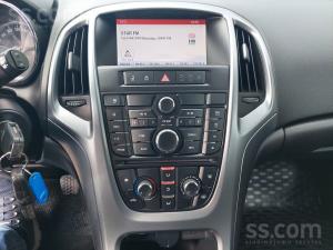 Grey Opel Astra 2016 in Cesis, with an engine capacity of 1.60 L and mileage of 184 thousand km for 5900 €, photo 13 on AUTOMOTO.COM.LV