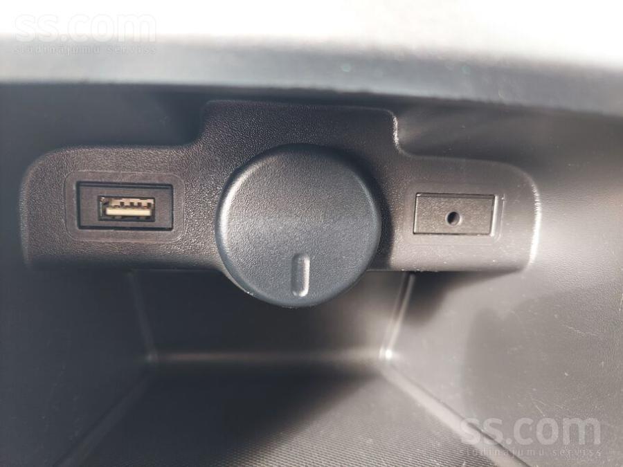 Grey Opel Astra 2016 in Cesis, with an engine capacity of 1.60 L and mileage of 184 thousand km for 5900 €, photo 15 on AUTOMOTO.COM.LV