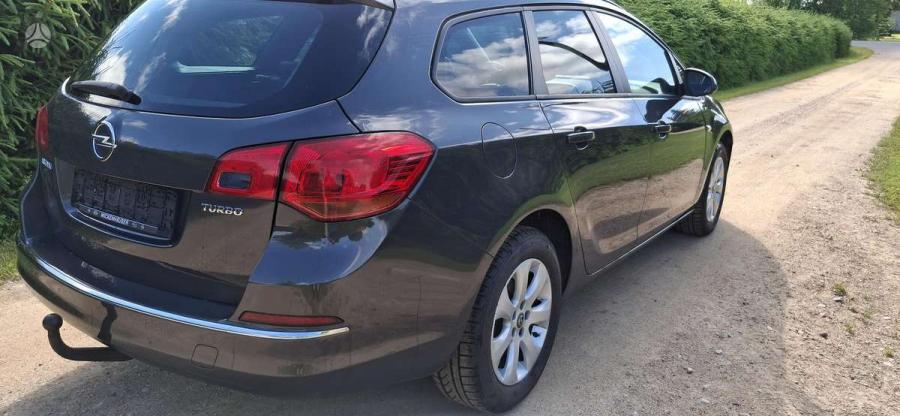 Grey Opel Astra 2016 in Rokiskis, with an engine capacity of 1.36 L and mileage of 137 thousand km for 3900 €, photo 6 on AUTOMOTO.COM.LV