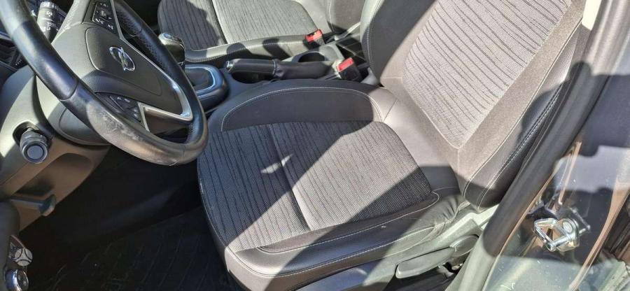 Grey Opel Astra 2016 in Rokiskis, with an engine capacity of 1.36 L and mileage of 137 thousand km for 3900 €, photo 17 on AUTOMOTO.COM.LV