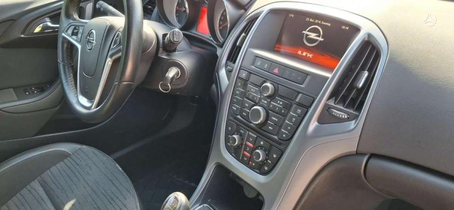 Grey Opel Astra 2016 in Rokiskis, with an engine capacity of 1.36 L and mileage of 137 thousand km for 3900 €, photo 22 on AUTOMOTO.COM.LV