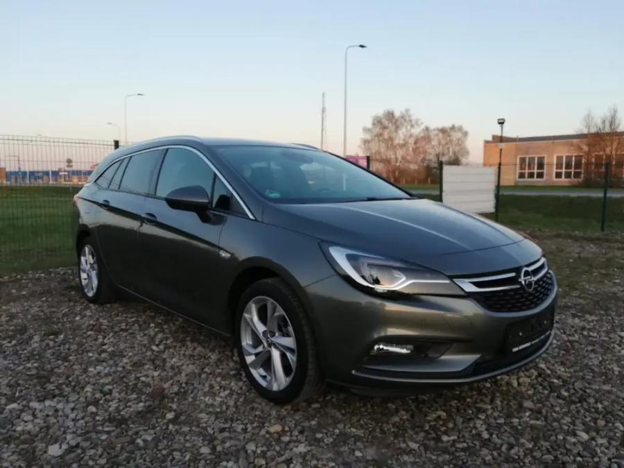 Grey Opel Astra 2016 in Saldus, with an engine capacity of 1.40 L and mileage of 149 thousand km for 9700 €, photo 3 on AUTOMOTO.COM.LV