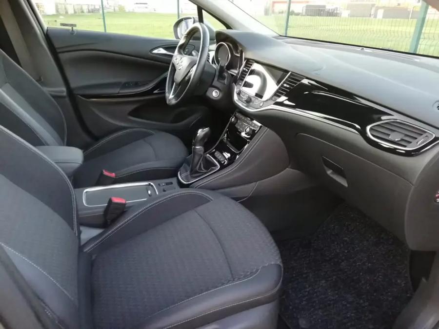 Grey Opel Astra 2016 in Saldus, with an engine capacity of 1.40 L and mileage of 149 thousand km for 9700 €, photo 8 on AUTOMOTO.COM.LV