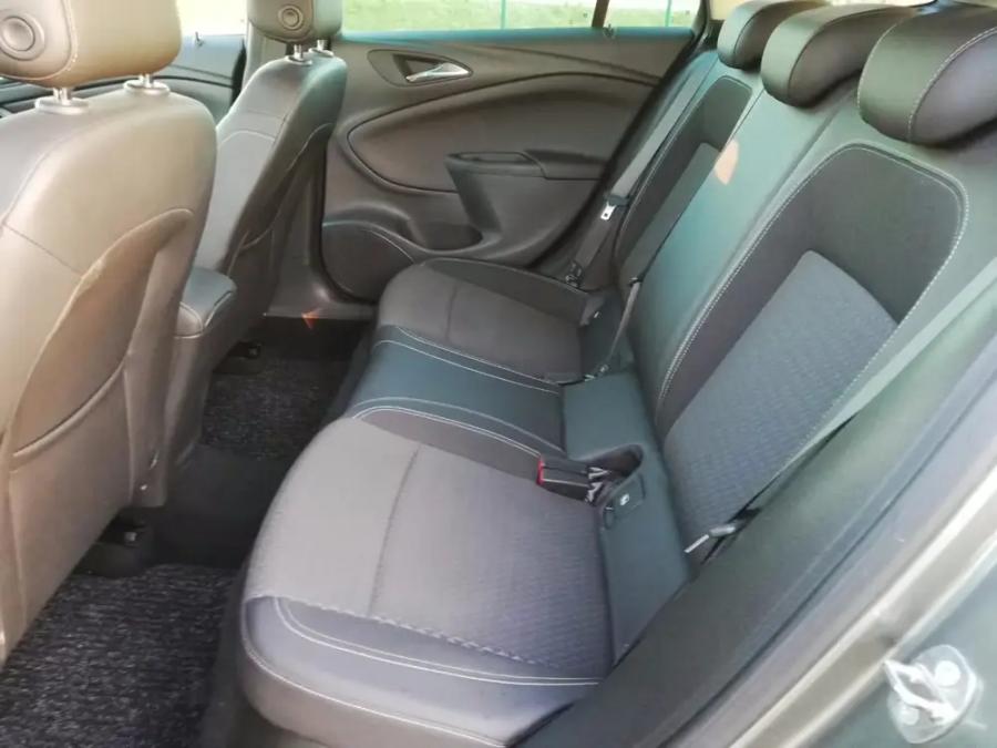 Grey Opel Astra 2016 in Saldus, with an engine capacity of 1.40 L and mileage of 149 thousand km for 9700 €, photo 11 on AUTOMOTO.COM.LV