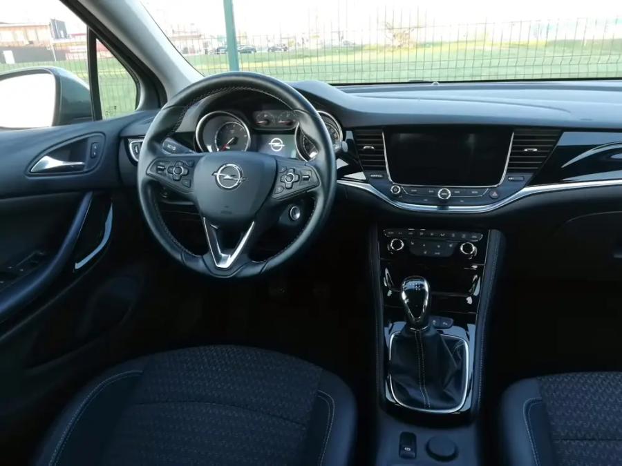 Grey Opel Astra 2016 in Saldus, with an engine capacity of 1.40 L and mileage of 149 thousand km for 9700 €, photo 12 on AUTOMOTO.COM.LV