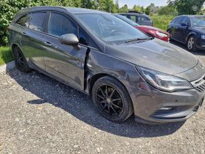 Grey Opel Astra 2016 in Marijampole, with an engine capacity of 1.60 L and mileage of 330 thousand km for 2900 €, photo 7 on AUTOMOTO.COM.LV