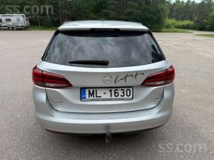 Grey Opel Astra 2016 in Riga, with an engine capacity of 1.60 L and mileage of 223 thousand km for 5000 €, photo 6 on AUTOMOTO.COM.LV