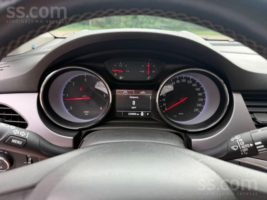 Grey Opel Astra 2016 in Riga, with an engine capacity of 1.60 L and mileage of 223 thousand km for 5000 €, photo 9 on AUTOMOTO.COM.LV