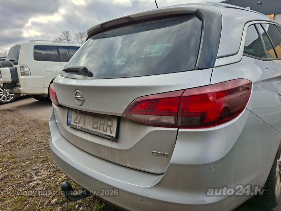 Grey Opel Astra 2016 in Tallinn, with an engine capacity of 1.60 L and mileage of 200 thousand km for 4300 €, photo 4 on AUTOMOTO.COM.LV