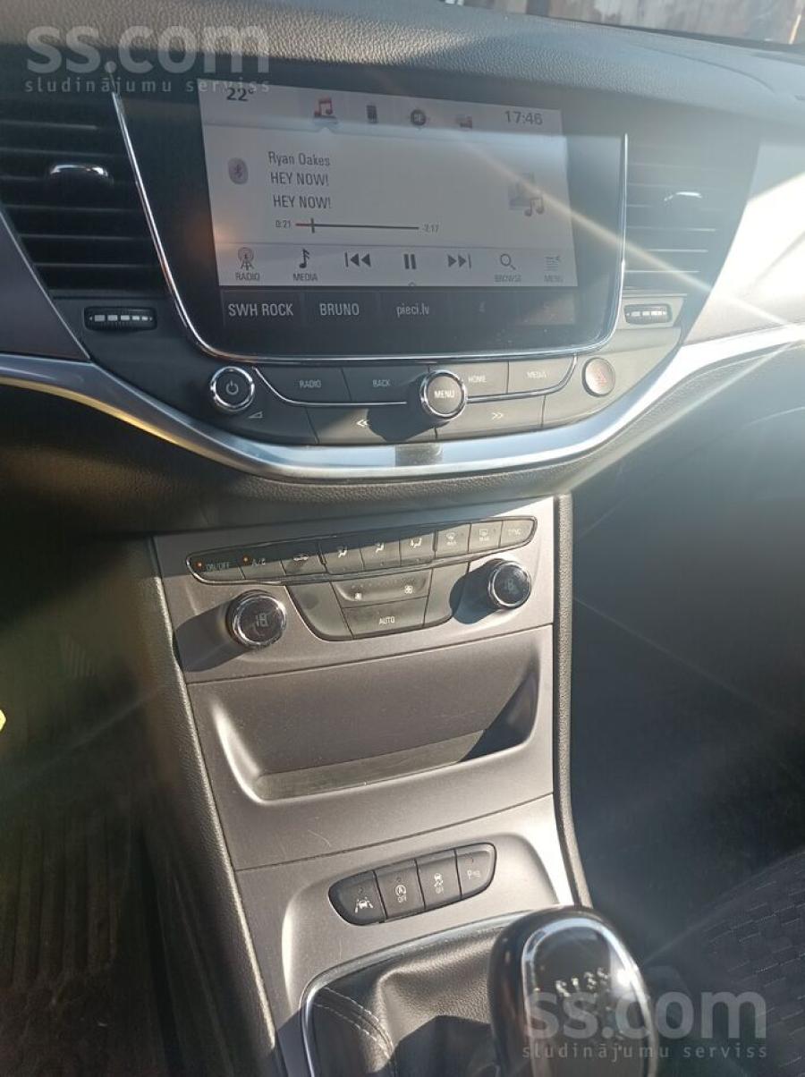 Grey Opel Astra 2016 in Dobele, with an engine capacity of 1.60 L and mileage of 274 thousand km for 6500 €, photo 16 on AUTOMOTO.COM.LV